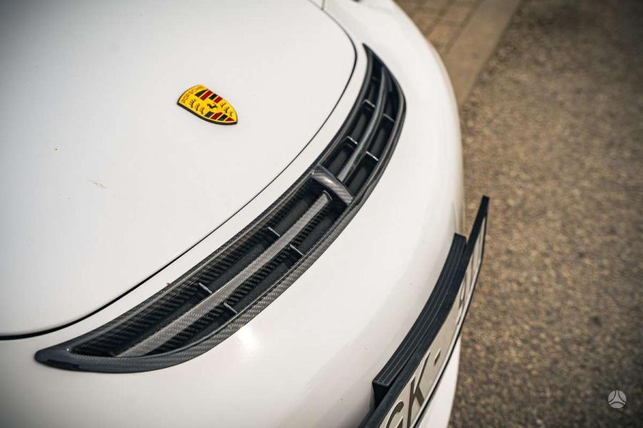 White Porsche 911 2007 in Riga, with an engine capacity of 3.60 L and mileage of 55 thousand km for 79990 €, photo 30 on AUTOMOTO.COM.LV