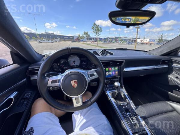 Balts Porsche 911 2013 Rīga, ar dzinēja tilpumu 3.80 L un nobraukumu 110 tūkst. km par 82000 €, foto 2 vietnē AUTOMOTO.COM.LV