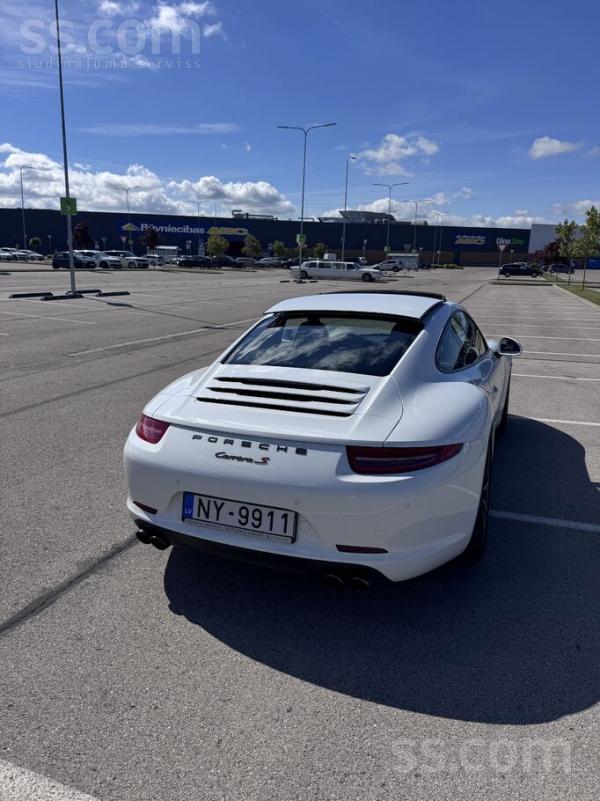 Balts Porsche 911 2013 Rīga, ar dzinēja tilpumu 3.80 L un nobraukumu 110 tūkst. km par 82000 €, foto 6 vietnē AUTOMOTO.COM.LV