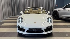 White Porsche 911 2013 in Riga, with an engine capacity of 3.80 L and mileage of 22 thousand km for 134990 €, photo 9 on AUTOMOTO.COM.LV