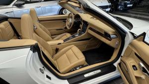 White Porsche 911 2013 in Riga, with an engine capacity of 3.80 L and mileage of 22 thousand km for 134990 €, photo 11 on AUTOMOTO.COM.LV