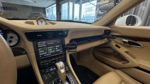 White Porsche 911 2013 in Riga, with an engine capacity of 3.80 L and mileage of 22 thousand km for 134990 €, photo 24 on AUTOMOTO.COM.LV