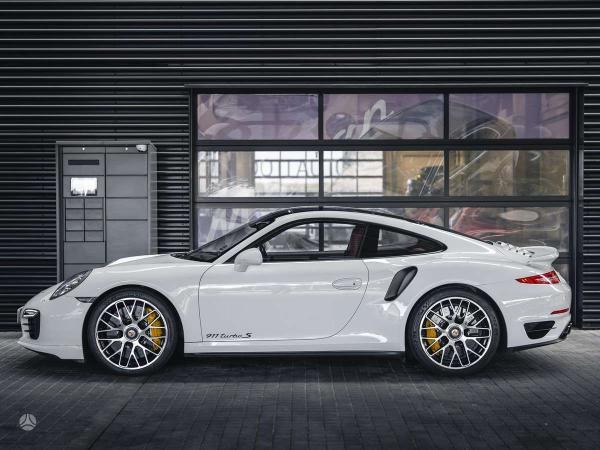 White Porsche 911 2014 in Vilnius, with an engine capacity of 3.80 L and mileage of 102 thousand km for 106911 €, photo 2 on AUTOMOTO.COM.LV