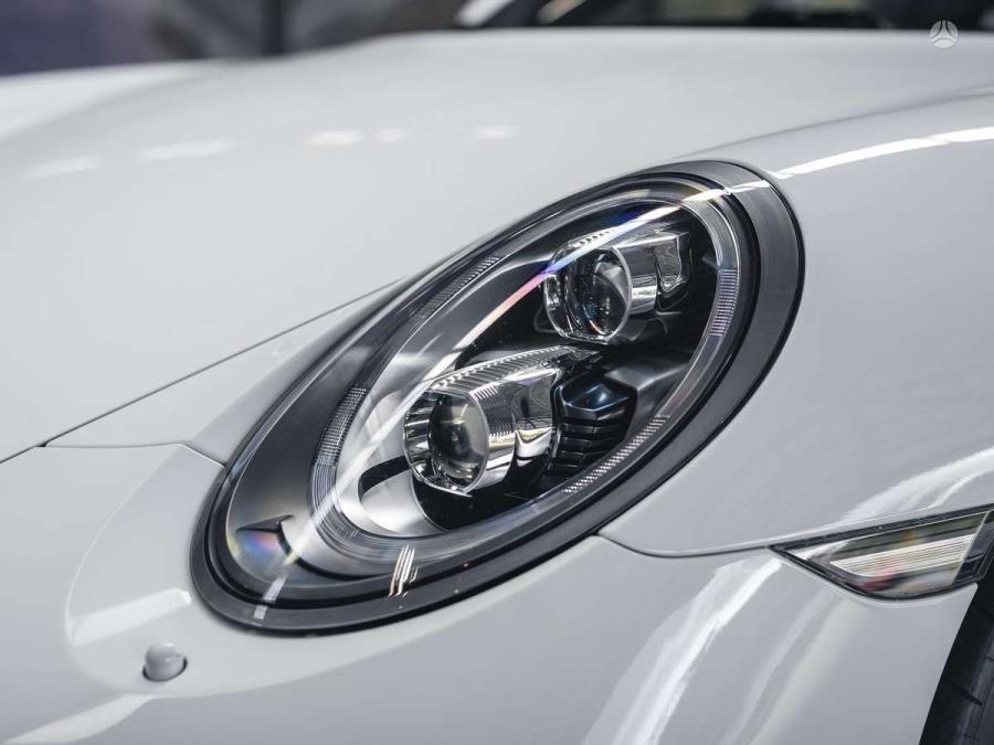 Balts Porsche 911 2014 Viļņa, ar dzinēja tilpumu 3.80 L un nobraukumu 102 tūkst. km par 106911 €, foto 12 vietnē AUTOMOTO.COM.LV