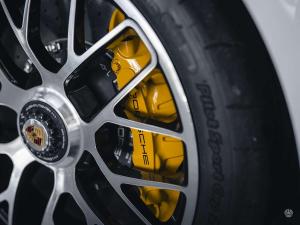 Balts Porsche 911 2014 Viļņa, ar dzinēja tilpumu 3.80 L un nobraukumu 102 tūkst. km par 106911 €, foto 14 vietnē AUTOMOTO.COM.LV