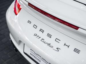 Balts Porsche 911 2014 Viļņa, ar dzinēja tilpumu 3.80 L un nobraukumu 102 tūkst. km par 106911 €, foto 17 vietnē AUTOMOTO.COM.LV