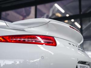 Balts Porsche 911 2014 Viļņa, ar dzinēja tilpumu 3.80 L un nobraukumu 102 tūkst. km par 106911 €, foto 18 vietnē AUTOMOTO.COM.LV