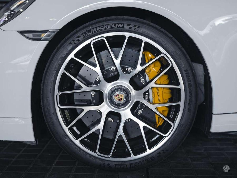 Balts Porsche 911 2014 Viļņa, ar dzinēja tilpumu 3.80 L un nobraukumu 102 tūkst. km par 106911 €, foto 21 vietnē AUTOMOTO.COM.LV