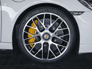 Balts Porsche 911 2014 Viļņa, ar dzinēja tilpumu 3.80 L un nobraukumu 102 tūkst. km par 106911 €, foto 23 vietnē AUTOMOTO.COM.LV