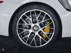 Balts Porsche 911 2014 Viļņa, ar dzinēja tilpumu 3.80 L un nobraukumu 102 tūkst. km par 106911 €, foto 24 vietnē AUTOMOTO.COM.LV