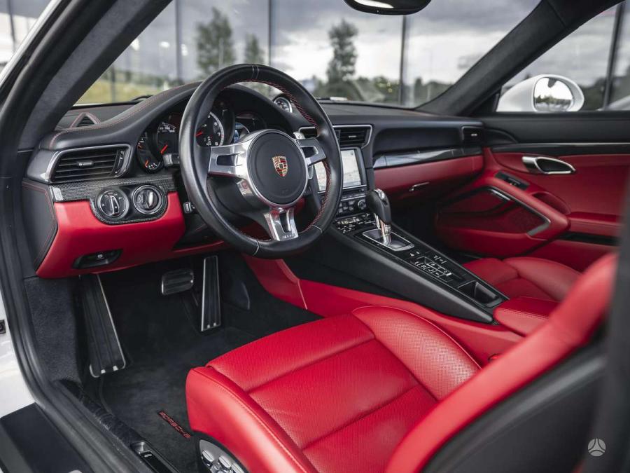 Balts Porsche 911 2014 Viļņa, ar dzinēja tilpumu 3.80 L un nobraukumu 102 tūkst. km par 106911 €, foto 25 vietnē AUTOMOTO.COM.LV