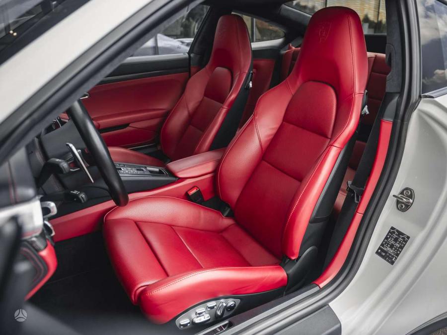 Balts Porsche 911 2014 Viļņa, ar dzinēja tilpumu 3.80 L un nobraukumu 102 tūkst. km par 106911 €, foto 26 vietnē AUTOMOTO.COM.LV