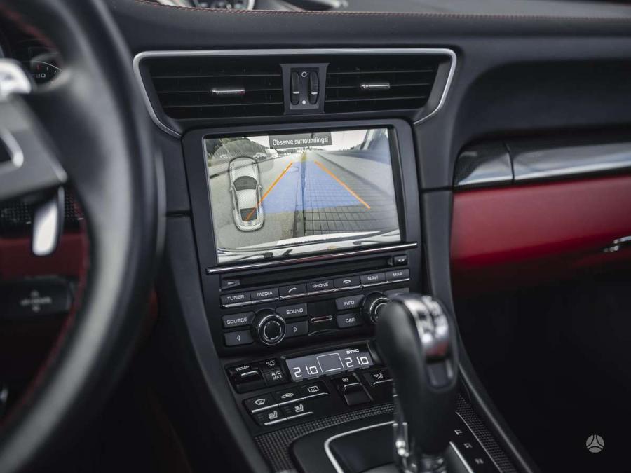 Balts Porsche 911 2014 Viļņa, ar dzinēja tilpumu 3.80 L un nobraukumu 102 tūkst. km par 106911 €, foto 33 vietnē AUTOMOTO.COM.LV