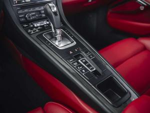 Balts Porsche 911 2014 Viļņa, ar dzinēja tilpumu 3.80 L un nobraukumu 102 tūkst. km par 106911 €, foto 34 vietnē AUTOMOTO.COM.LV