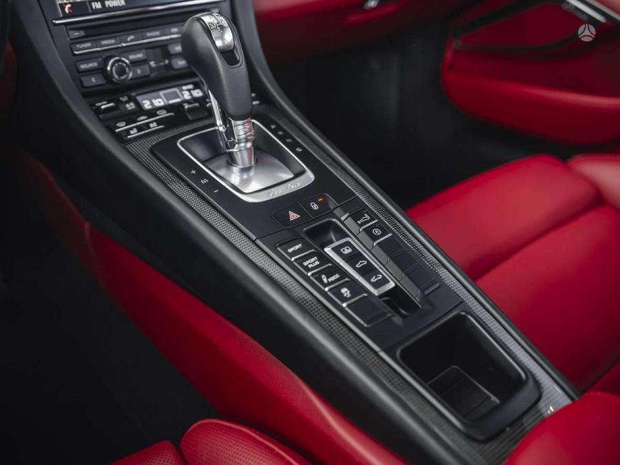 Balts Porsche 911 2014 Viļņa, ar dzinēja tilpumu 3.80 L un nobraukumu 102 tūkst. km par 106911 €, foto 34 vietnē AUTOMOTO.COM.LV