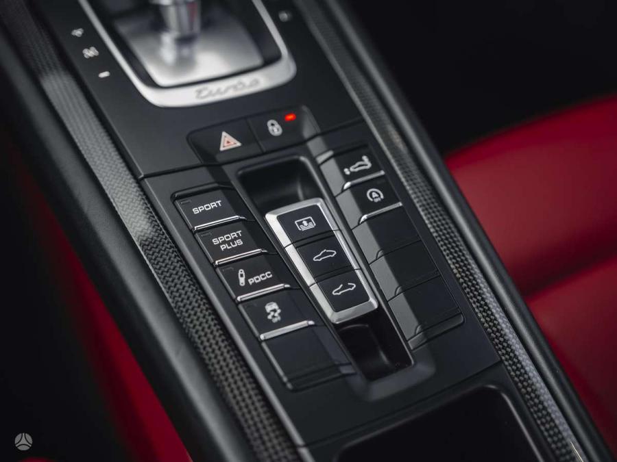 Balts Porsche 911 2014 Viļņa, ar dzinēja tilpumu 3.80 L un nobraukumu 102 tūkst. km par 106911 €, foto 36 vietnē AUTOMOTO.COM.LV