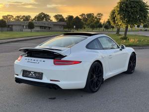 White Porsche 911 2015 in Kaunas, with an engine capacity of 3.80 L and mileage of 56 thousand km for 62000 €, photo 4 on AUTOMOTO.COM.LV