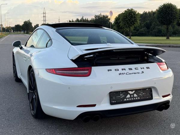 White Porsche 911 2015 in Kaunas, with an engine capacity of 3.80 L and mileage of 56 thousand km for 62000 €, photo 8 on AUTOMOTO.COM.LV