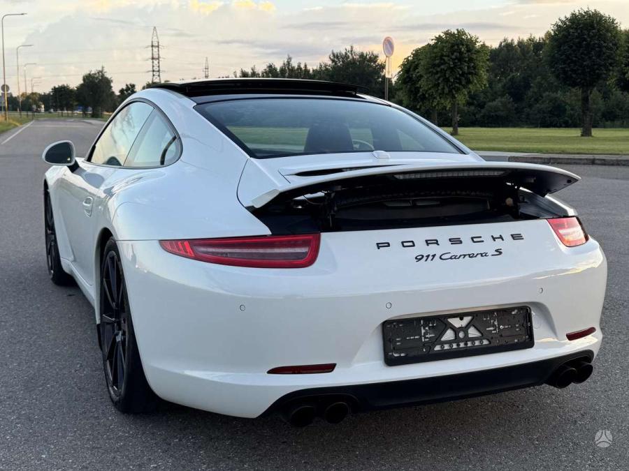 White Porsche 911 2015 in Kaunas, with an engine capacity of 3.80 L and mileage of 56 thousand km for 62000 €, photo 9 on AUTOMOTO.COM.LV