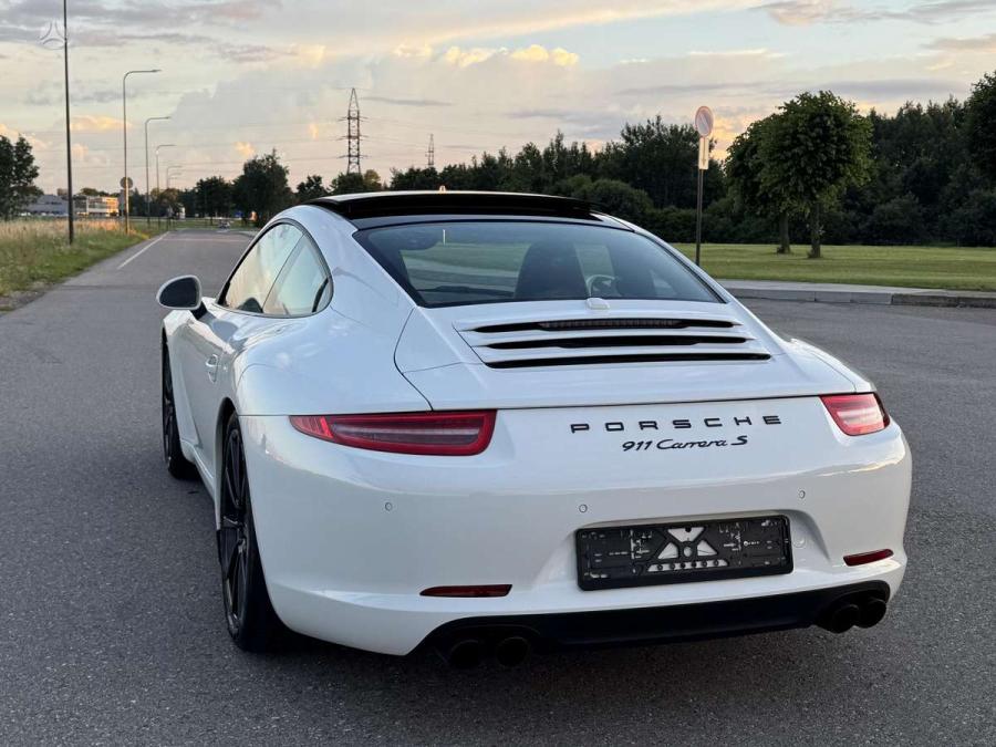White Porsche 911 2015 in Kaunas, with an engine capacity of 3.80 L and mileage of 56 thousand km for 62000 €, photo 11 on AUTOMOTO.COM.LV