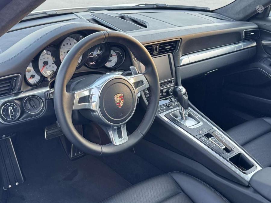 White Porsche 911 2015 in Kaunas, with an engine capacity of 3.80 L and mileage of 56 thousand km for 62000 €, photo 13 on AUTOMOTO.COM.LV