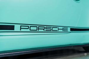 White Porsche 911 2015 in Vilnius, with an engine capacity of 3.44 L and mileage of 49 thousand km for 67000 €, photo 12 on AUTOMOTO.COM.LV