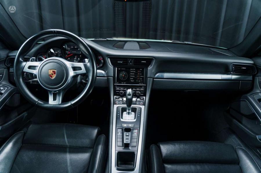 White Porsche 911 2015 in Vilnius, with an engine capacity of 3.44 L and mileage of 49 thousand km for 67000 €, photo 24 on AUTOMOTO.COM.LV