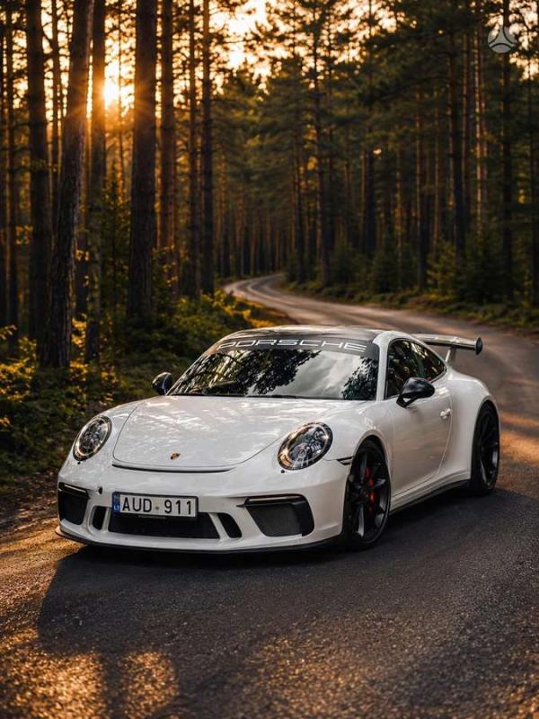 Balts Porsche 911 2018 Viļņa, ar dzinēja tilpumu 4.00 L un nobraukumu 61 tūkst. km par 138888 €, foto 1 vietnē AUTOMOTO.COM.LV