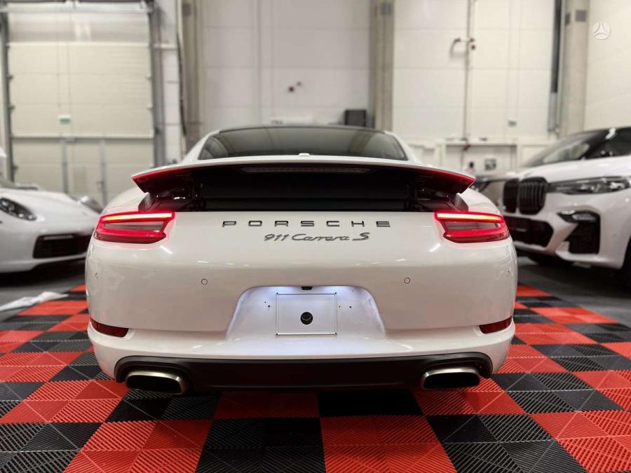 Balts Porsche 911 2018 Viļņa, ar dzinēja tilpumu 2.98 L un nobraukumu 27 tūkst. km par 77900 €, foto 6 vietnē AUTOMOTO.COM.LV