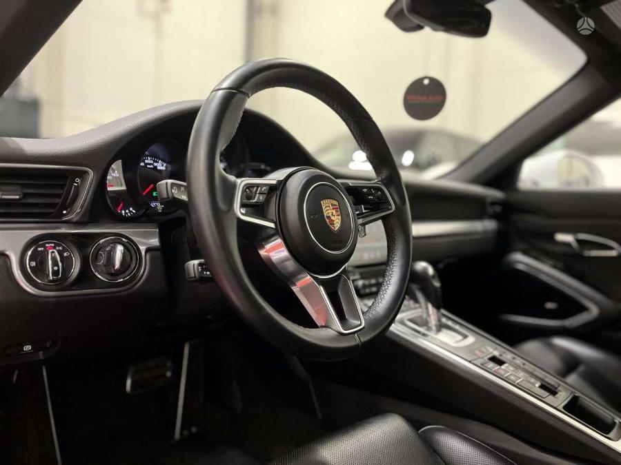 Balts Porsche 911 2018 Viļņa, ar dzinēja tilpumu 2.98 L un nobraukumu 27 tūkst. km par 77900 €, foto 13 vietnē AUTOMOTO.COM.LV