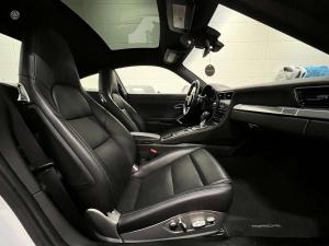 Balts Porsche 911 2018 Viļņa, ar dzinēja tilpumu 2.98 L un nobraukumu 27 tūkst. km par 77900 €, foto 18 vietnē AUTOMOTO.COM.LV