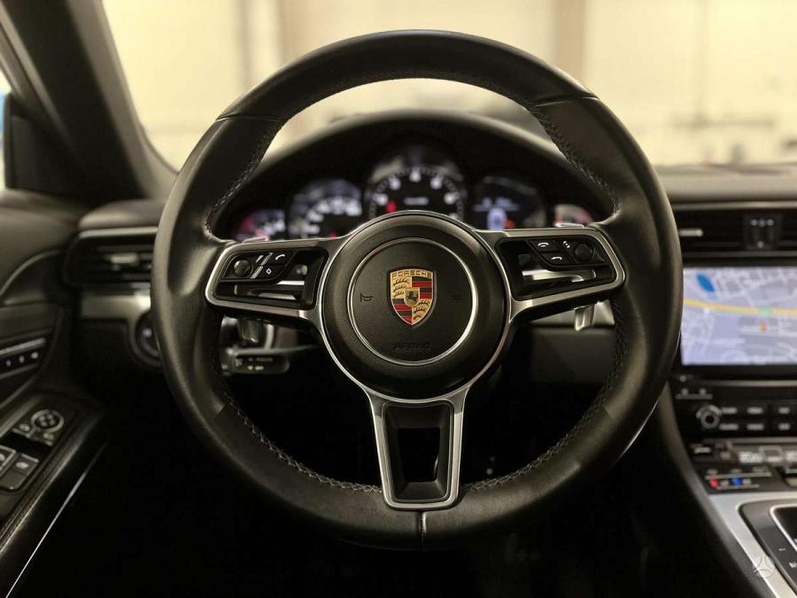 Balts Porsche 911 2018 Viļņa, ar dzinēja tilpumu 2.98 L un nobraukumu 27 tūkst. km par 77900 €, foto 21 vietnē AUTOMOTO.COM.LV