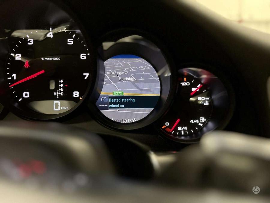Balts Porsche 911 2018 Viļņa, ar dzinēja tilpumu 2.98 L un nobraukumu 27 tūkst. km par 77900 €, foto 23 vietnē AUTOMOTO.COM.LV