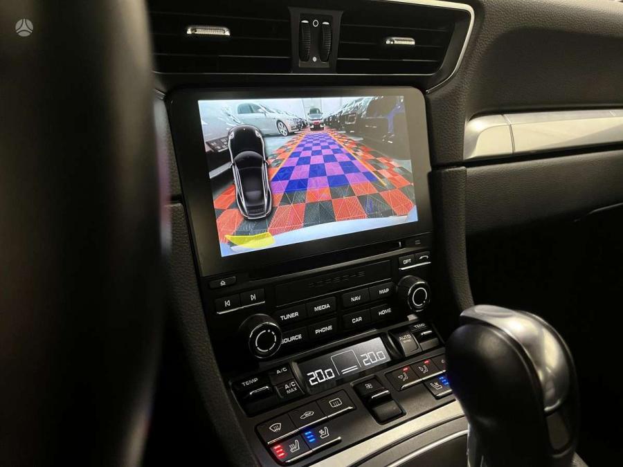 Balts Porsche 911 2018 Viļņa, ar dzinēja tilpumu 2.98 L un nobraukumu 27 tūkst. km par 77900 €, foto 25 vietnē AUTOMOTO.COM.LV