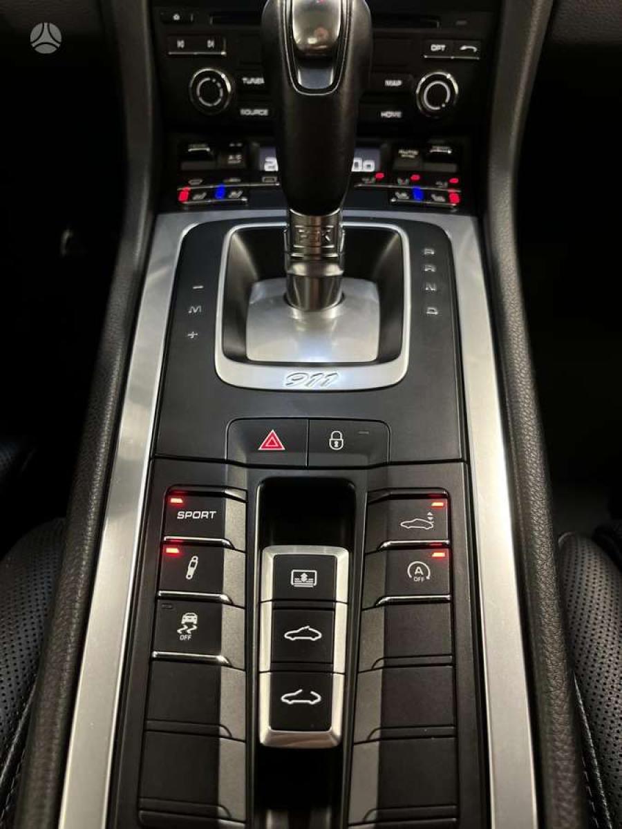 Balts Porsche 911 2018 Viļņa, ar dzinēja tilpumu 2.98 L un nobraukumu 27 tūkst. km par 77900 €, foto 27 vietnē AUTOMOTO.COM.LV