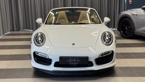 Balts Porsche 911 2013 Rīga, ar dzinēja tilpumu 3.80 L un nobraukumu 22 tūkst. km par 134990 €, foto  vietnē AUTOMOTO.COM.LV