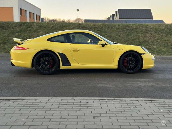 Dzeltens Porsche 911 2011 Kauņa, ar dzinēja tilpumu 3.80 L un nobraukumu 205 tūkst. km par 65000 €, foto 3 vietnē AUTOMOTO.COM.LV
