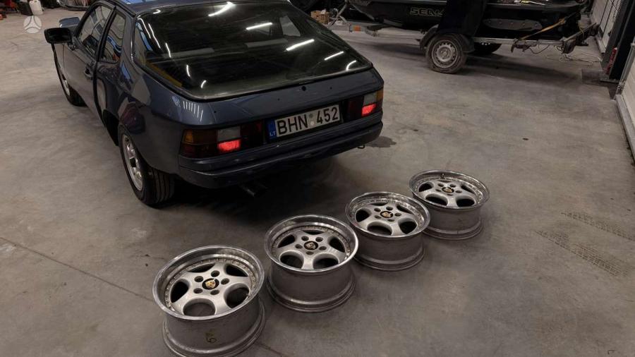 Zils Porsche 924 1988 Viļņa, ar dzinēja tilpumu 1.80 L un nobraukumu 1 tūkst. km par 8000 €, foto 5 vietnē AUTOMOTO.COM.LV