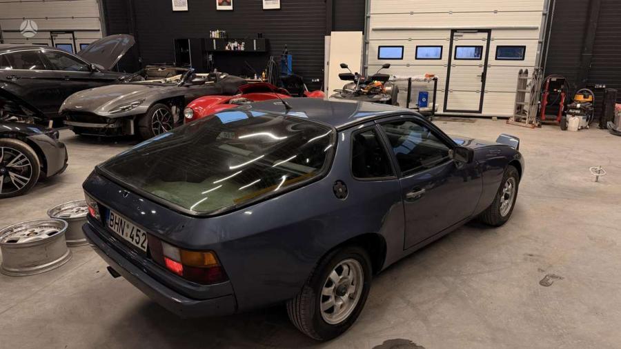 Zils Porsche 924 1988 Viļņa, ar dzinēja tilpumu 1.80 L un nobraukumu 1 tūkst. km par 8000 €, foto 10 vietnē AUTOMOTO.COM.LV
