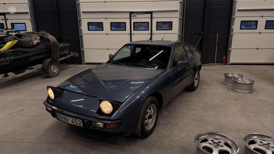 Zils Porsche 924 1988 Viļņa, ar dzinēja tilpumu 1.80 L un nobraukumu 1 tūkst. km par 8000 €, foto 11 vietnē AUTOMOTO.COM.LV