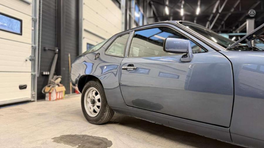 Zils Porsche 924 1988 Viļņa, ar dzinēja tilpumu 1.80 L un nobraukumu 1 tūkst. km par 8000 €, foto 17 vietnē AUTOMOTO.COM.LV