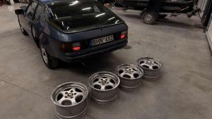 Zils Porsche 924 1988 Viļņa, ar dzinēja tilpumu 2.00 L un nobraukumu 1 tūkst. km par 5000 €, foto 5 vietnē AUTOMOTO.COM.LV