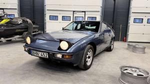 Zils Porsche 924 1988 Viļņa, ar dzinēja tilpumu 2.00 L un nobraukumu 1 tūkst. km par 5000 €, foto 15 vietnē AUTOMOTO.COM.LV