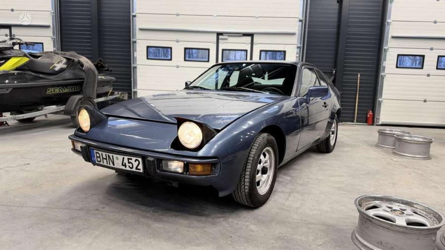 Zils Porsche 924 1988 Viļņa, ar dzinēja tilpumu 2.00 L un nobraukumu 1 tūkst. km par 5000 €, foto 15 vietnē AUTOMOTO.COM.LV
