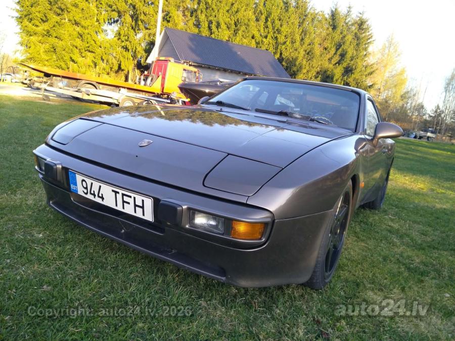 Brown Porsche 944 1983 in Tallinn, with an engine capacity of 2.50 L and mileage of 99 thousand km for 11900 €, photo 7 on AUTOMOTO.COM.LV