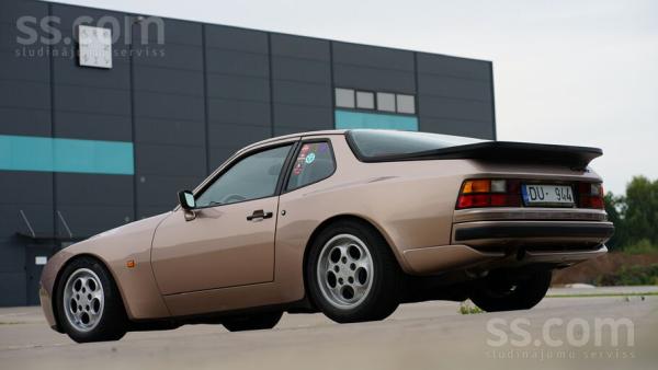 Brown Porsche 944 1988 in Riga, with an engine capacity of 2.50 L and mileage of 243 thousand km for 27000 €, photo 5 on AUTOMOTO.COM.LV
