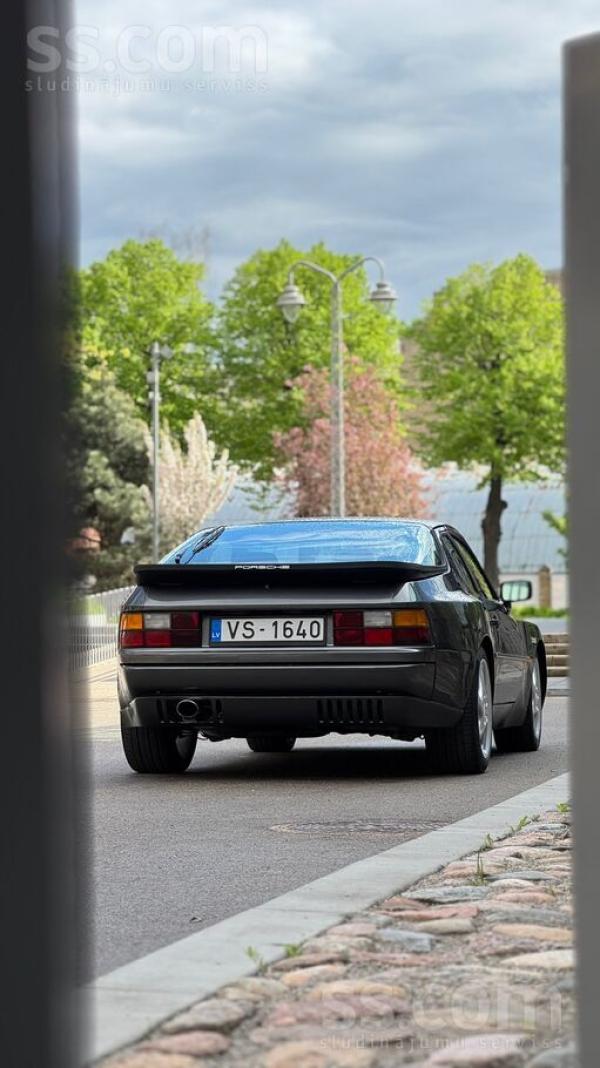 Pelēks Porsche 944 1985 Rīga, ar dzinēja tilpumu 2.50 L un nobraukumu 215 tūkst. km par 13200 €, foto 7 vietnē AUTOMOTO.COM.LV