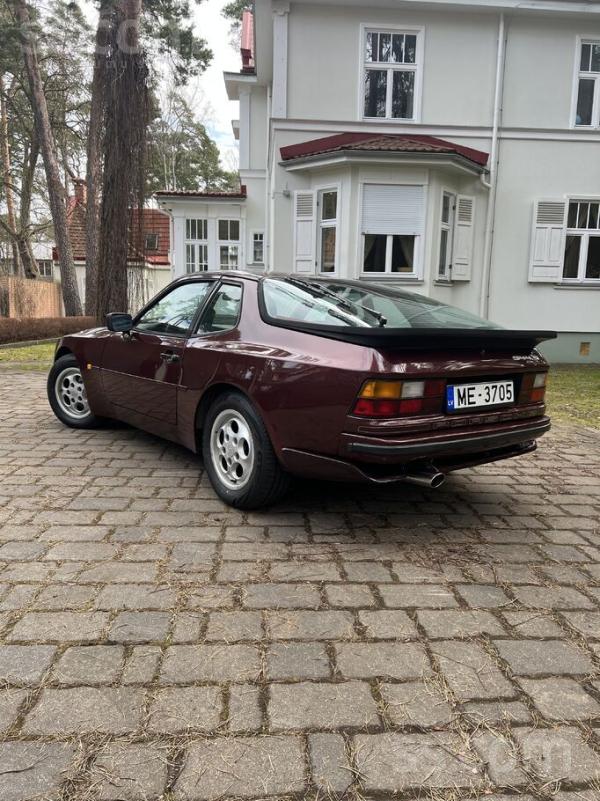 Sarkans Porsche 944 1987 Rīga, ar dzinēja tilpumu 2.50 L un nobraukumu 149 tūkst. km par 17000 €, foto 2 vietnē AUTOMOTO.COM.LV