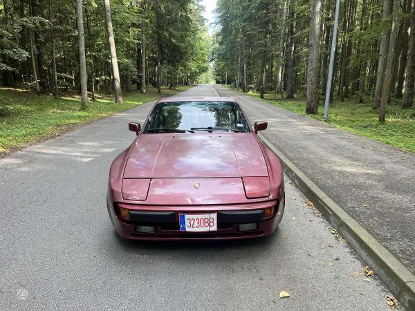 Sarkans Porsche 944 1989 Alīta, ar dzinēja tilpumu 2.48 L un nobraukumu 180 tūkst. km par 5000 €, foto 6 vietnē AUTOMOTO.COM.LV