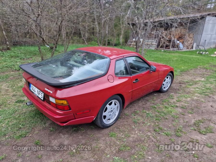 Red Porsche 944 1987 in Tallinn, with an engine capacity of 2.50 L and mileage of 0 thousand km for 7500 €, photo 1 on AUTOMOTO.COM.LV